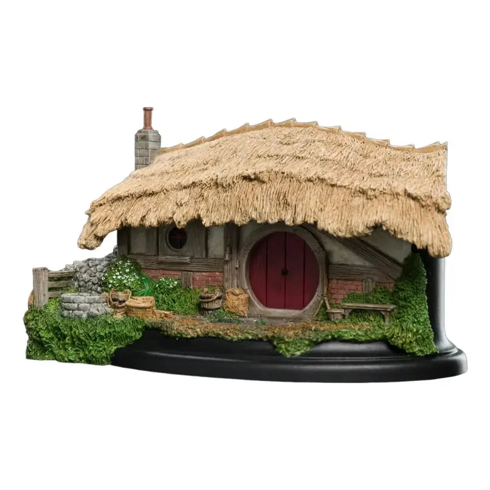 The Lord of the Rings - House of Farmer Maggot Hobbit Hole Statue Figu ...